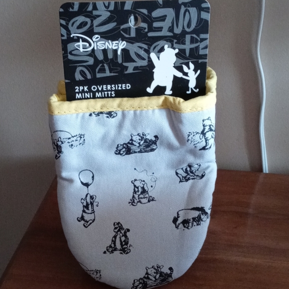 Disney | Kitchen | Winnie The Pooh Oversized Mini Oven Mitts | Poshmark